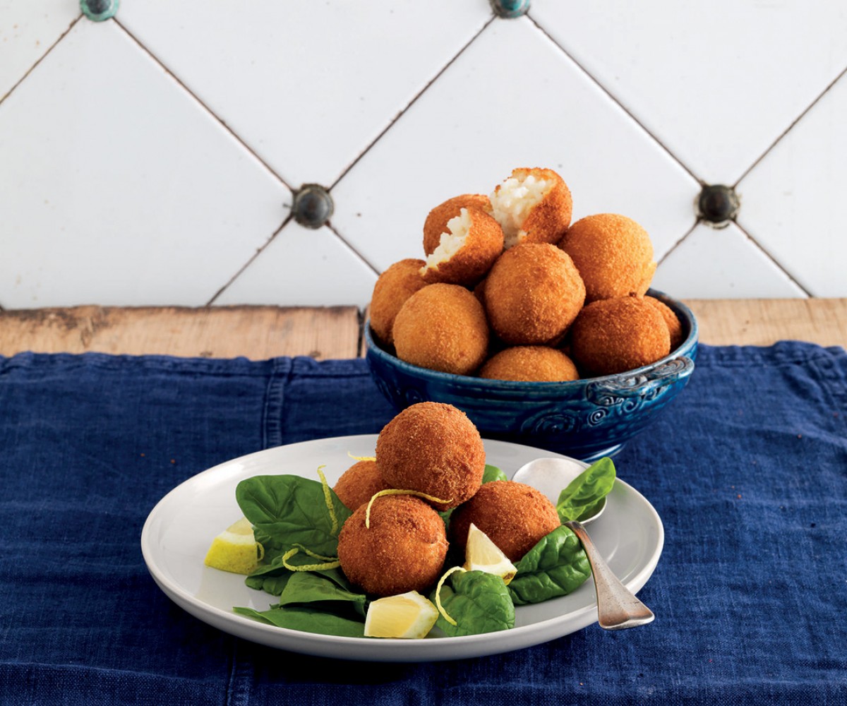 Lemon Rice Balls with Spinach Salad Recipe - La Cucina Italiana