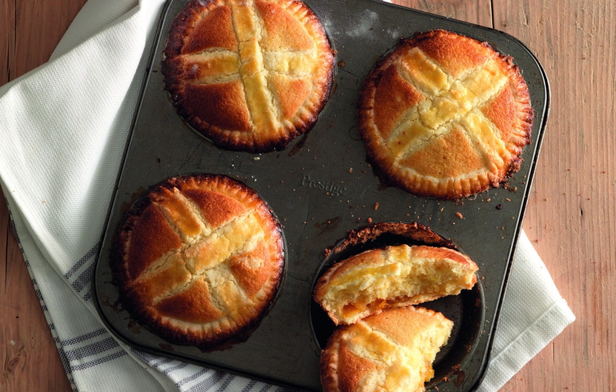 Mini Frangipane Pies Recipe - La Cucina Italiana