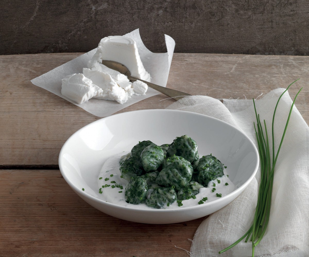 Spinach Gnocchi with Chive Ricotta Cream - La Cucina Italiana Recipe ...