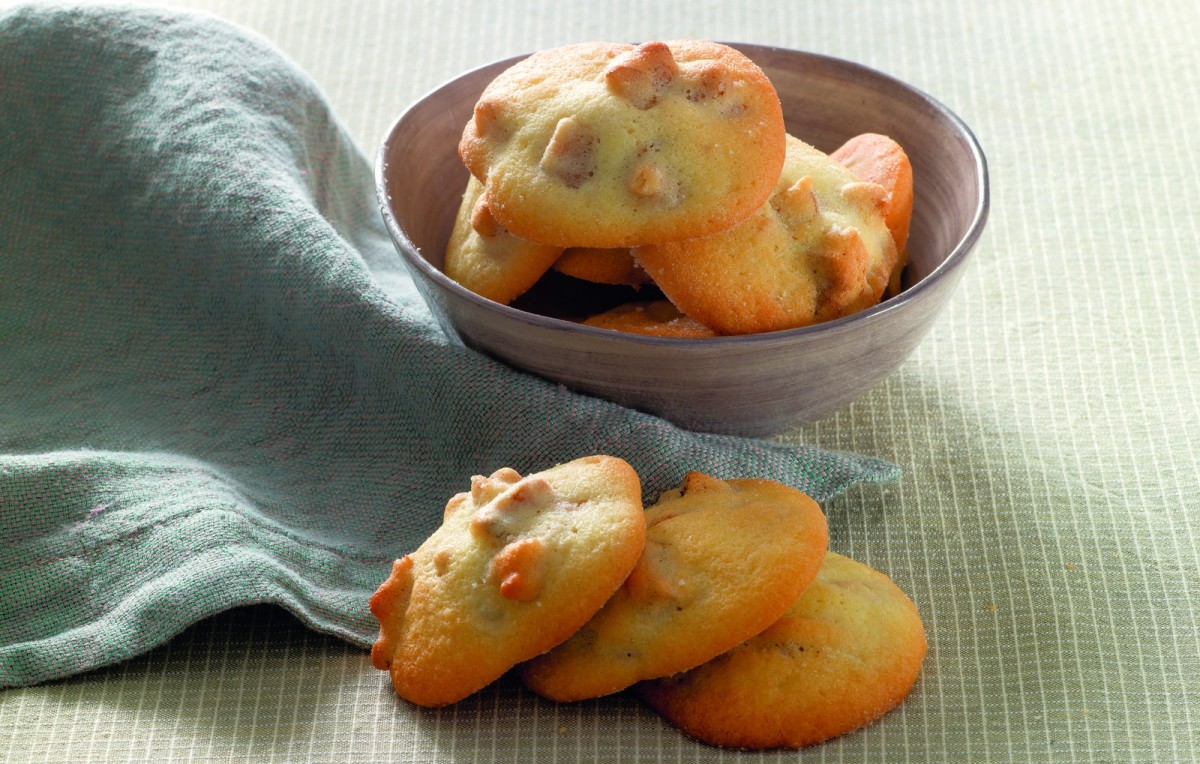 Easy Rice Flour and Walnut Cookies Recipe - La Cucina Italiana