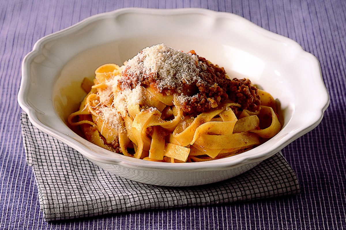 Fettuccine Pasta with Quick Pork Ragù Recipe - La Cucina Italiana