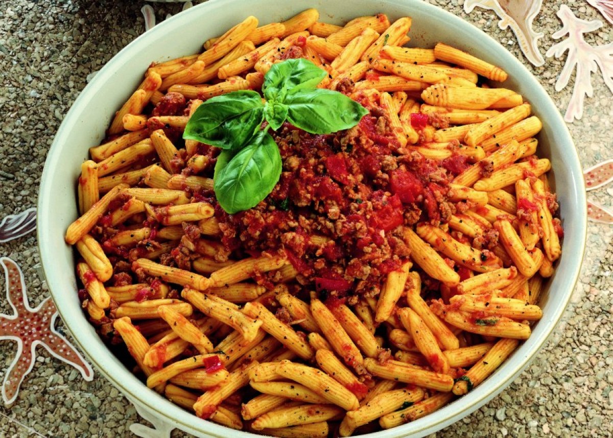 Maccheroni with Tuna Ragù Recipe - La Cucina Italiana