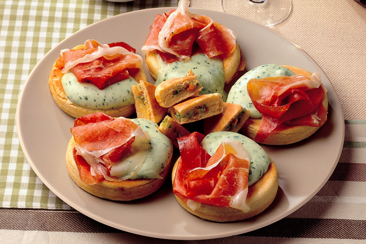 Stuffed Tigelle Rolls Recipe - La Cucina Italiana