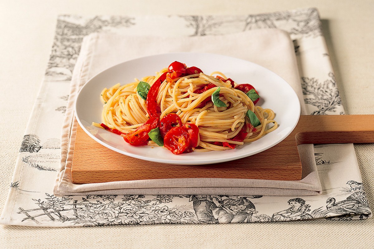 Spaghetti With Roasted Tomatoes Recipe - La Cucina Italiana