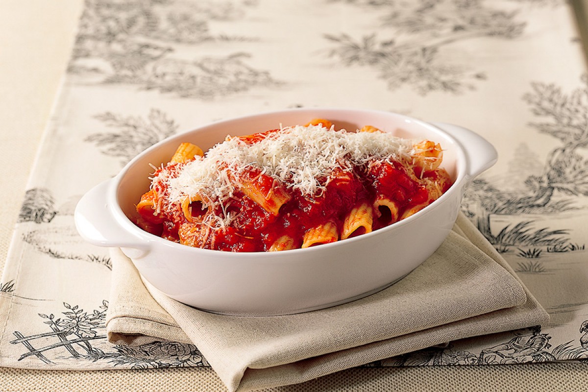 Tortiglioni with Tomato Sauce Recipe - La Cucina Italiana