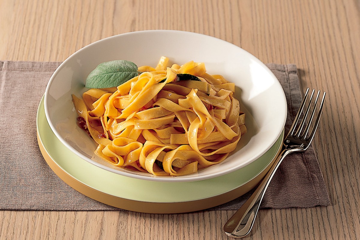 Tagliatelle With Butter and Sage Recipe - La Cucina Italiana