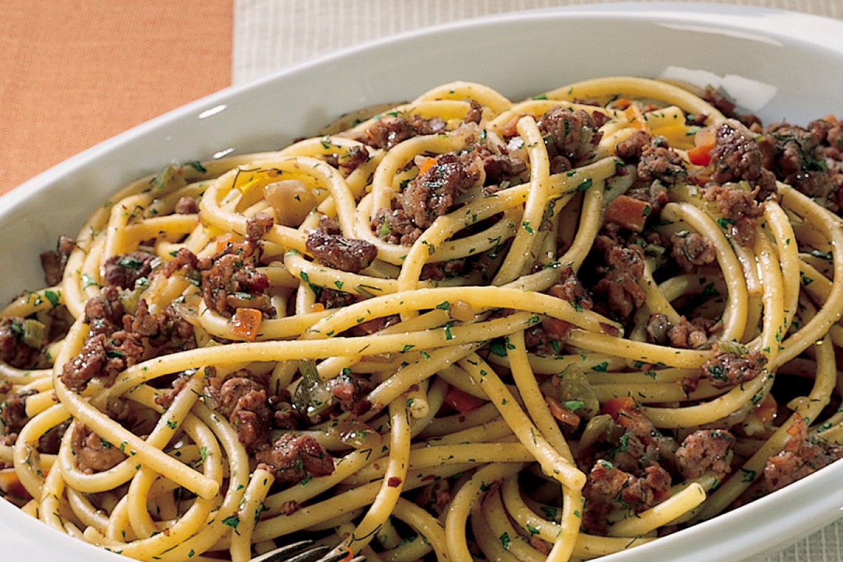 Bucatini with Pork and Wild Fennel Ragù Recipe - La Cucina Italiana