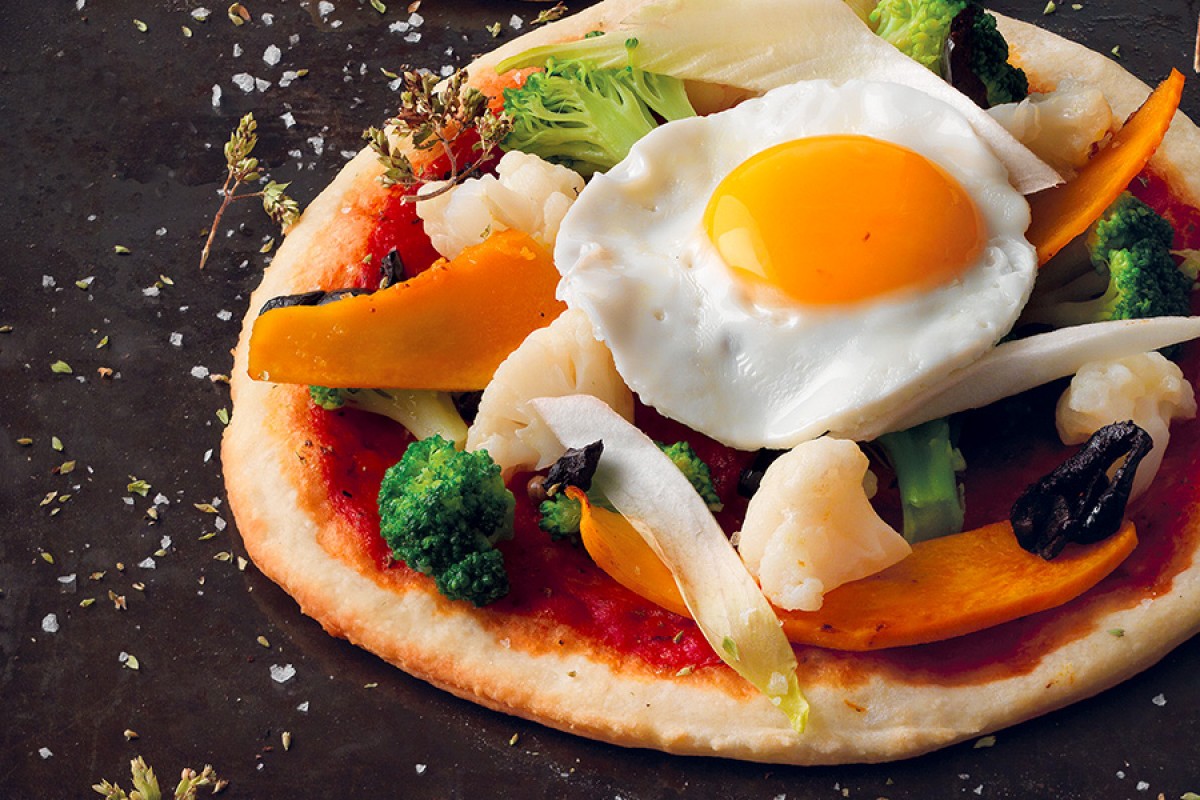 Mini Veggie Pizzas with Egg Recipe - La Cucina Italiana
