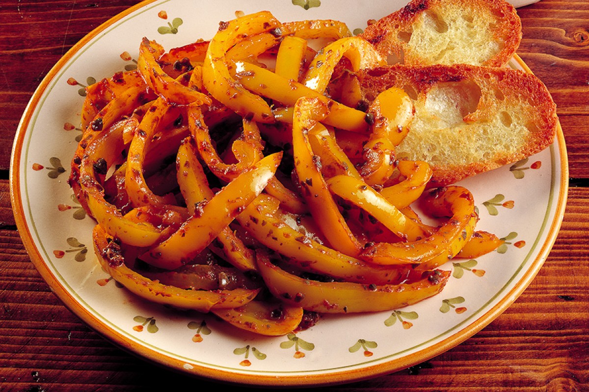 Neapolitan Peppers Recipe - La Cucina Italiana