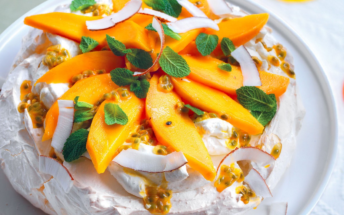 Tropical Pavlova Recipe - La Cucina Italiana