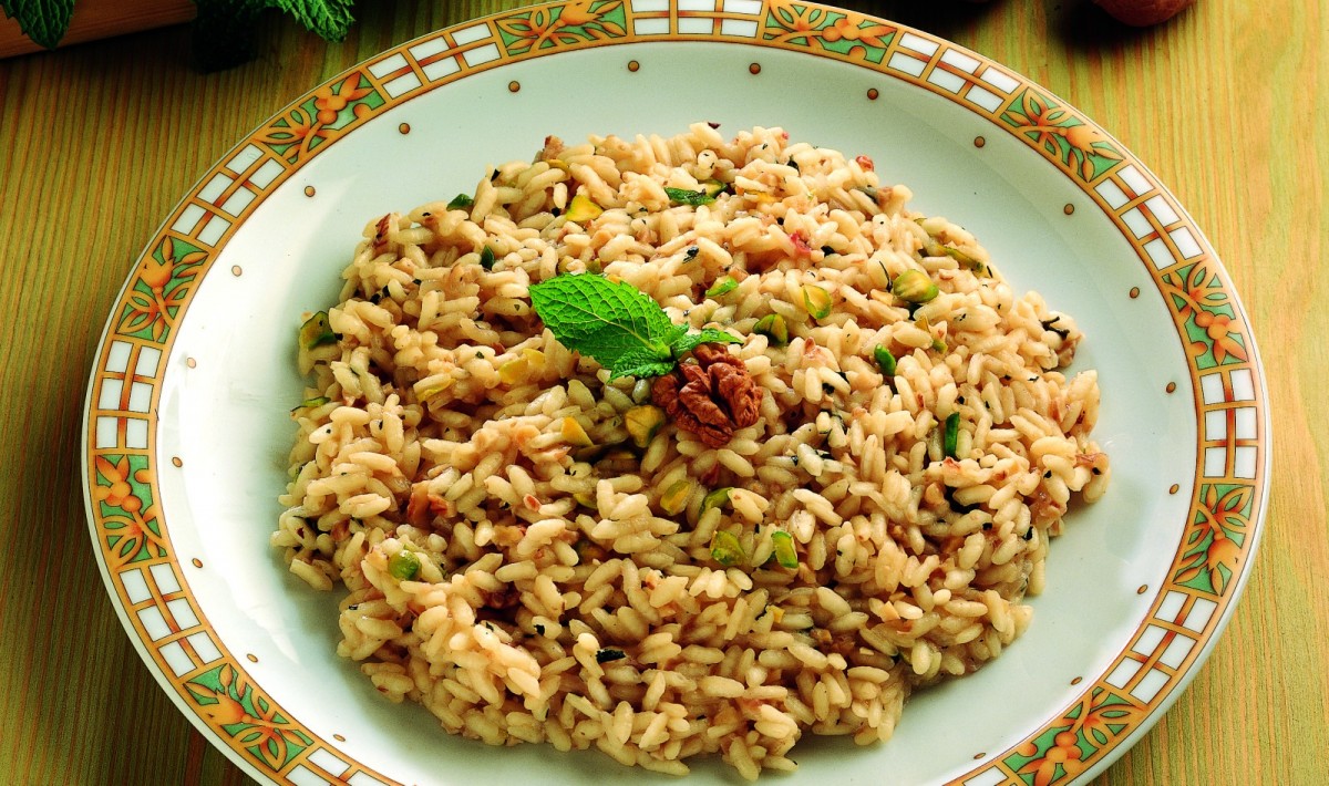 Mint Risotto with Walnuts and Pistachios Recipe - La Cucina Italiana