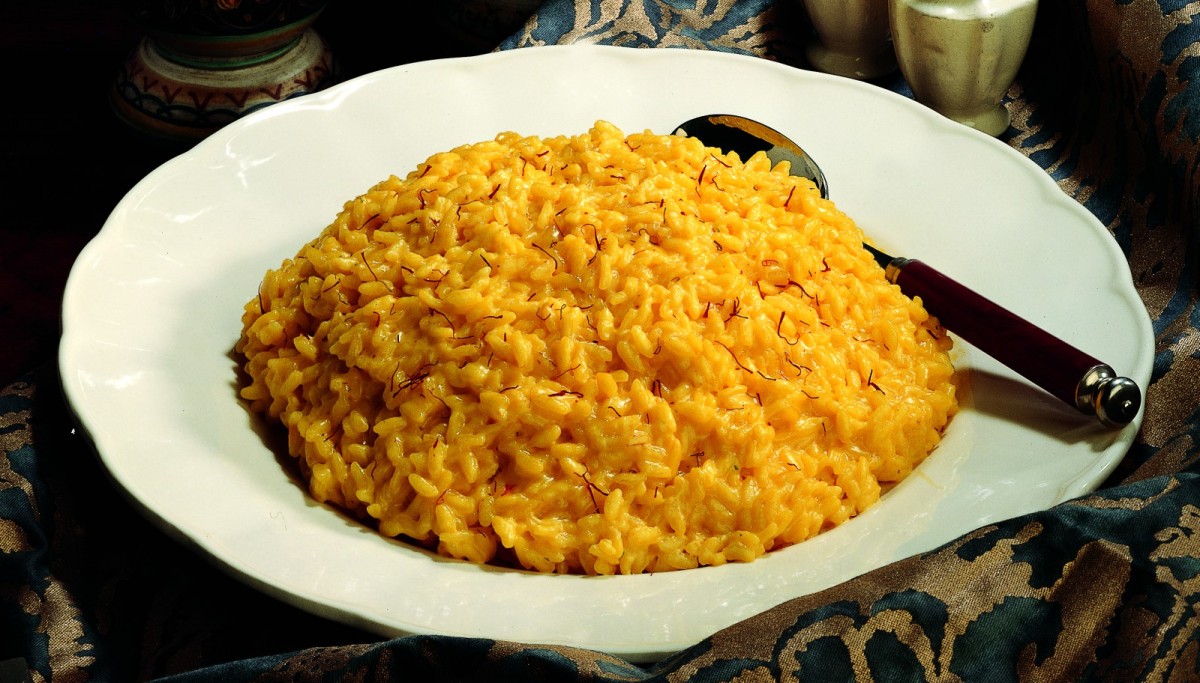 Saffron Risotto Recipe - La Cucina Italiana