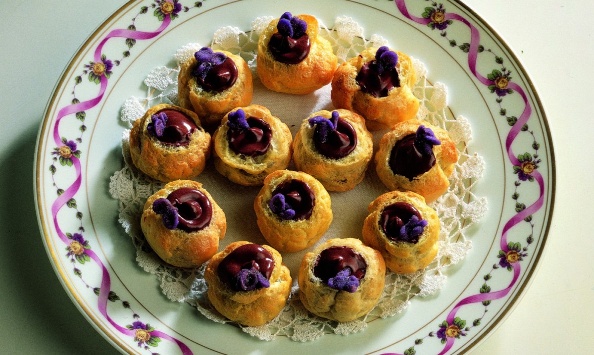 Beignets with Rum Mousse Recipe - La Cucina Italiana