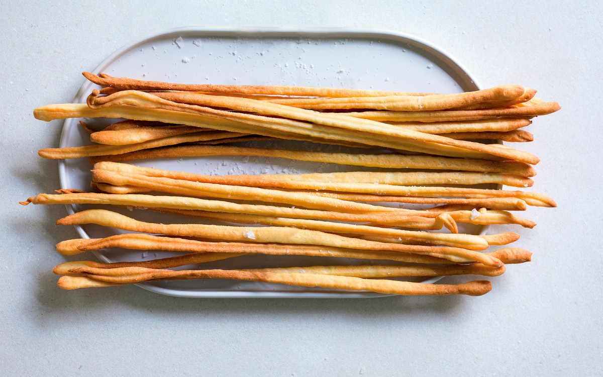 Breadsticks Recipe - La Cucina Italiana