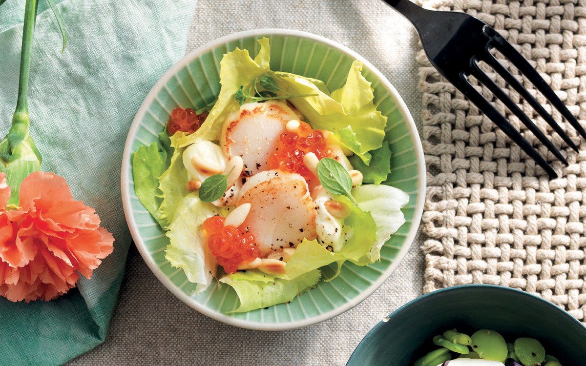 Scallops, Salmon Roe and Escarole Recipe - La Cucina Italiana
