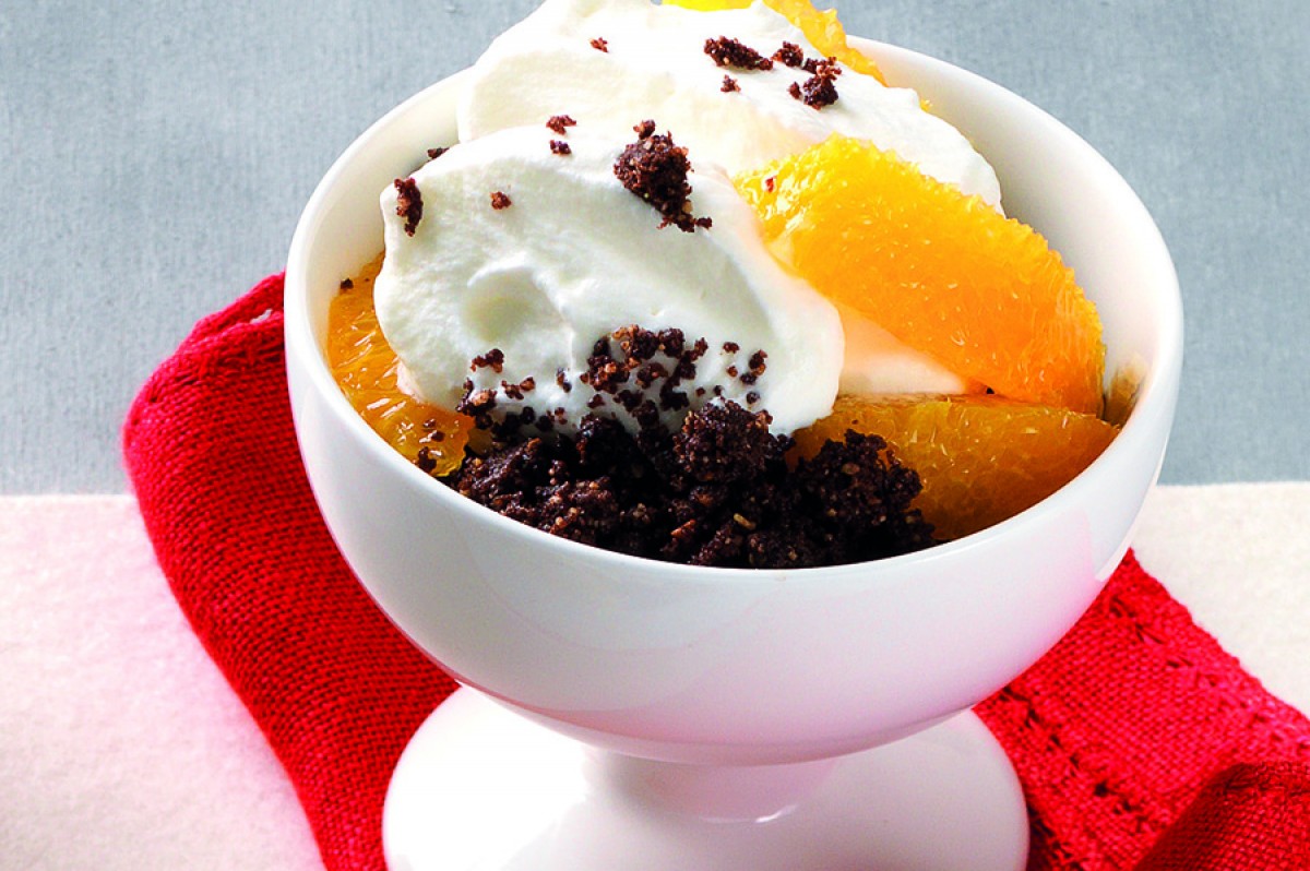 Cocoa Crumble with Oranges and Whipped Cream Recipe - La Cucina Italiana