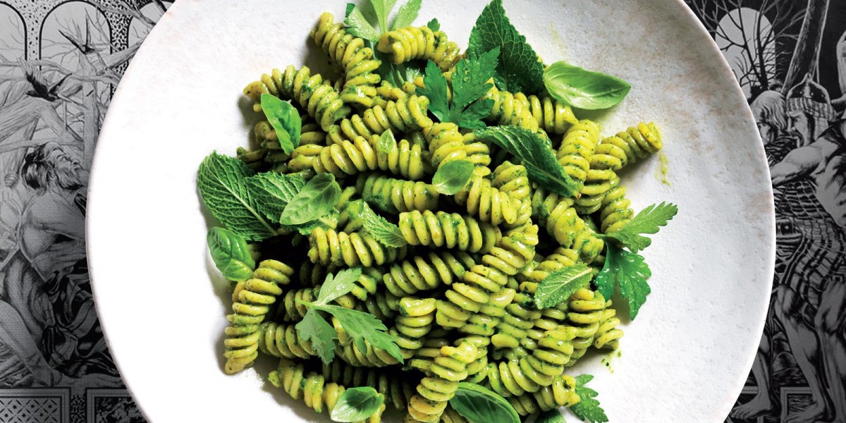 Pasta With Mint Pesto and Breadcrumbs Recipe - La Cucina Italiana